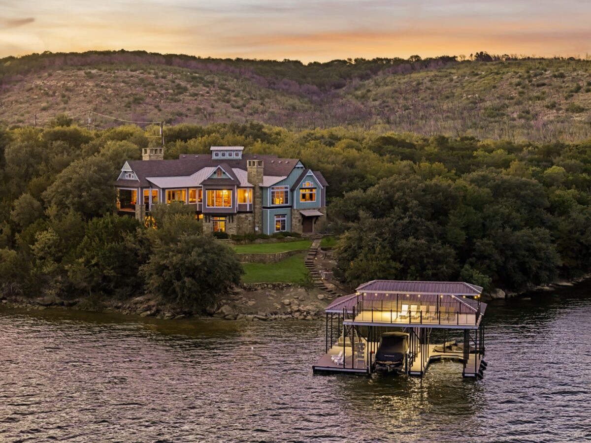 Sunset Manor – with a Dock! - Smart Rentals